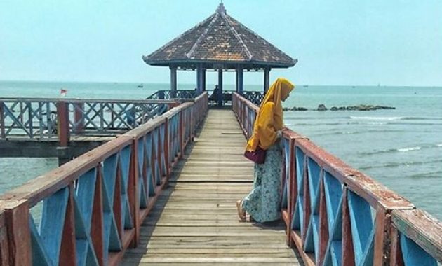 10 Gambar Pantai Dampo Awang Beach Rembang, Tiket Masuk + Letak Lokasi ...